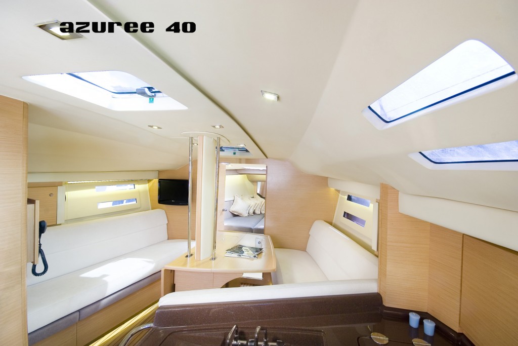 Azuree 40, a fast-cruiser that combines performance & comfort - Media Ship